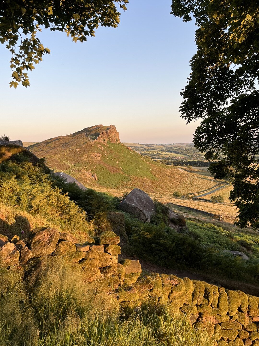 Hen Cloud from the hut – The Yorkshire Ramblers' Club